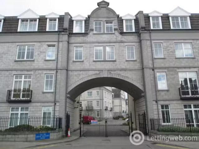 Property to rent in Balmoral Square, Great Western Road, Aberd.