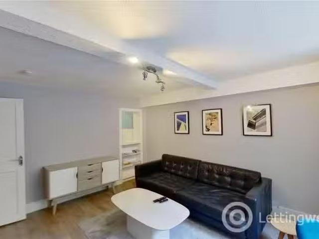 Property to rent in Barony Street, Edinburgh, EH3