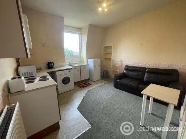 Property to rent in Bedford Road, Top Floor Left, Aberdeen, AB24
