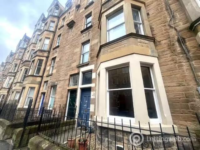 Property to rent in Bruntsfield Avenue, Bruntsfield, Edinburgh.