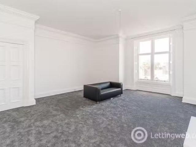 Property to rent in Bruntsfield Place, Edinburgh, EH10