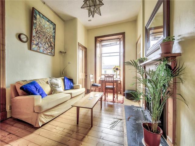 Property to rent in Calton Hill, EH7, Montgomery Street properties 585798