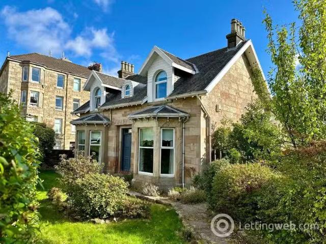 Property to rent in Carriagehill Drive, Paisley, Renfrewshire.