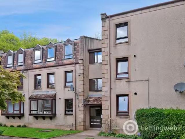 Property to rent in Carron Gardens, Stonehaven, Aberdeenshire.
