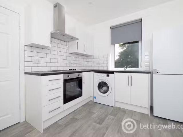 Property to rent in Clepington Road, Dundee