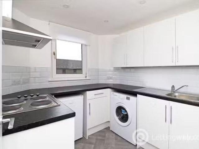 Property to rent in Clepington Road, Dundee