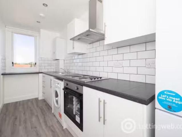 Property to rent in Clepington Road, Dundee