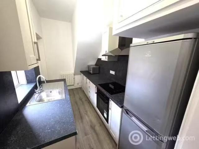 Property to rent in Clifton Road, Hilton, Aberdeen, AB24 4HJ