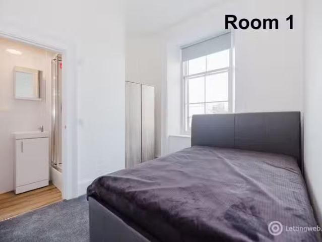 Property to rent in Clifton Terrace, Edinburgh, EH12