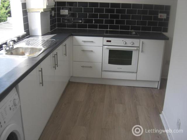 Property to rent in Cowane Street