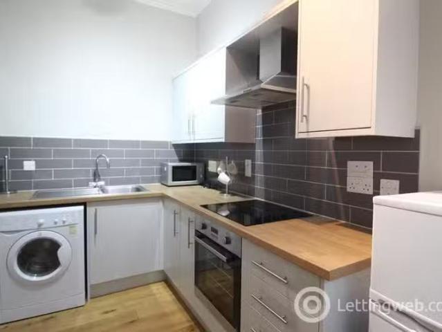 Property to rent in Crown Street, First Floor Right, AB11