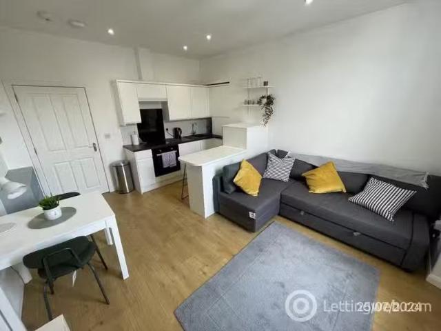 Property to rent in Crown Street, First Floor Right, Aberdeen.