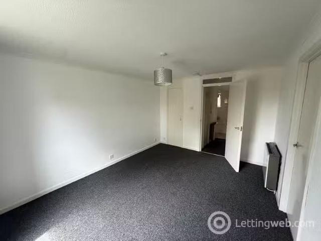 Property to rent in Dundee, DD4