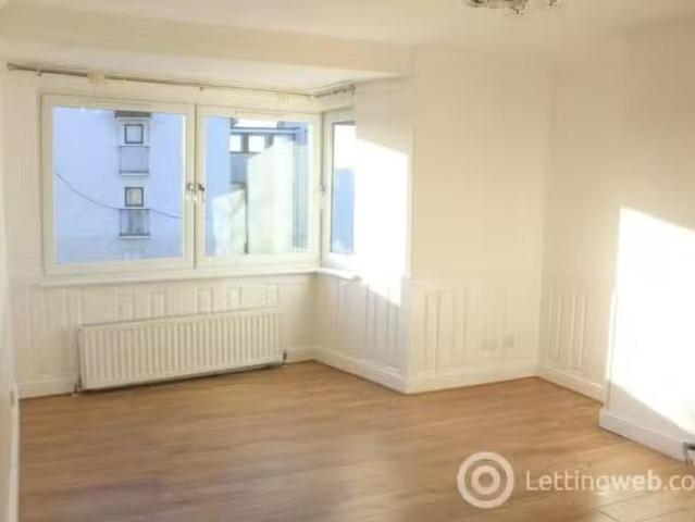 Property to rent in Dunglass Avenue, East Kilbride, South Lana.
