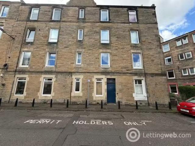 Property to rent in Dalgety Road, Edinburgh, EH7 5UJ