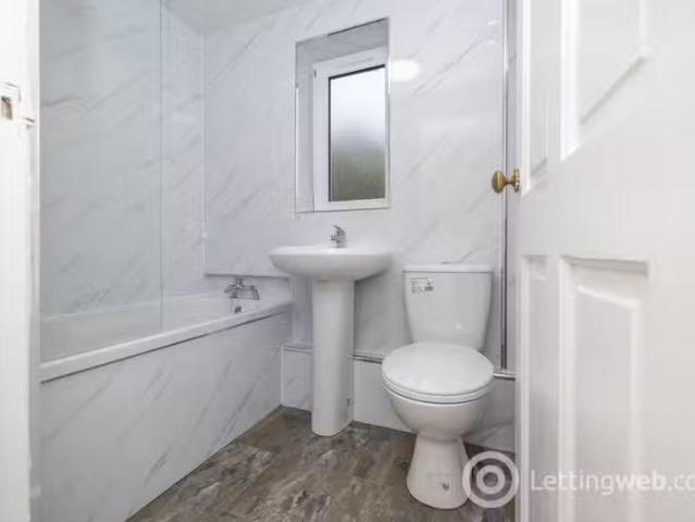 Property to rent in Denhead Crescent, Dundee