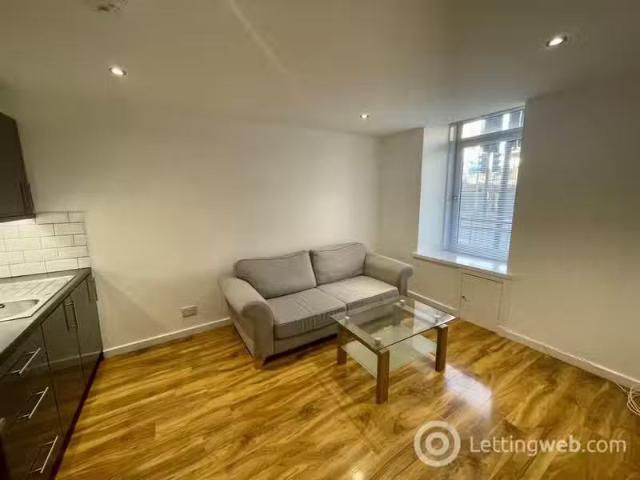 Property to rent in Dens Road, Dundee