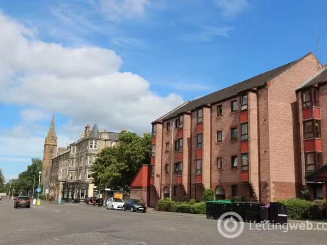 Property to rent in Easter Road, Leith, Edinburgh, EH6 8JW