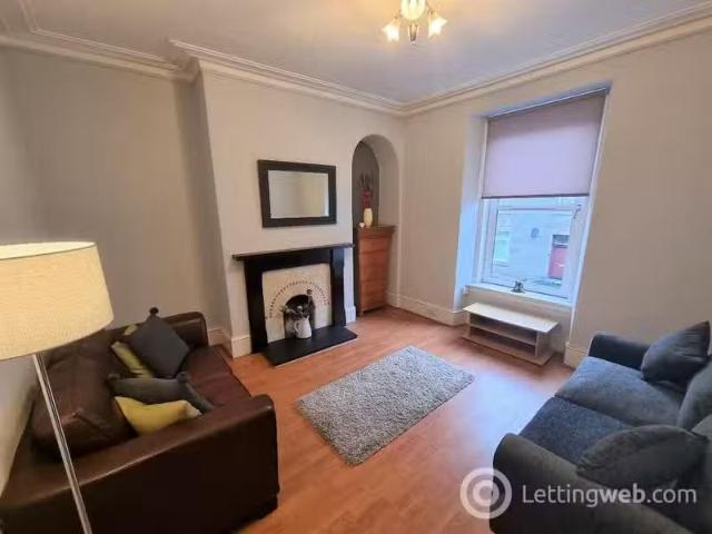 Property to rent in Esslemont Avenue, Rosemount, Aberdeen, AB2.
