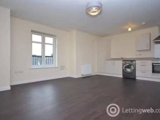 Property to rent in Fairfield Gardens, Edinburgh, Midlothian.