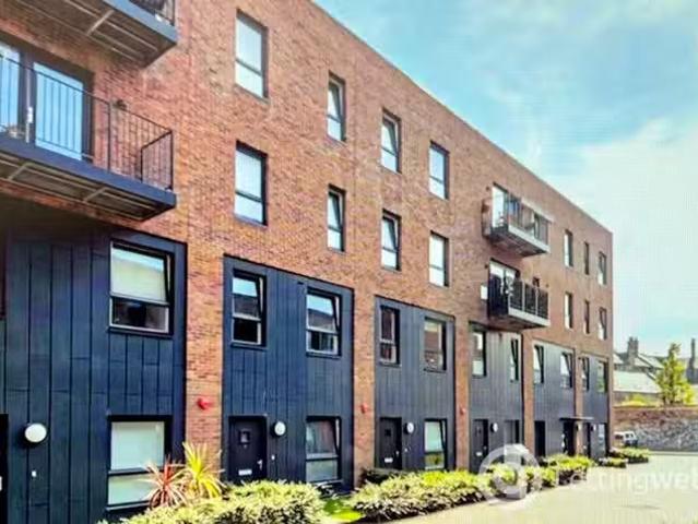 Property to rent in Flat 4, 16 Chandler Crescent, Edinburgh, E.