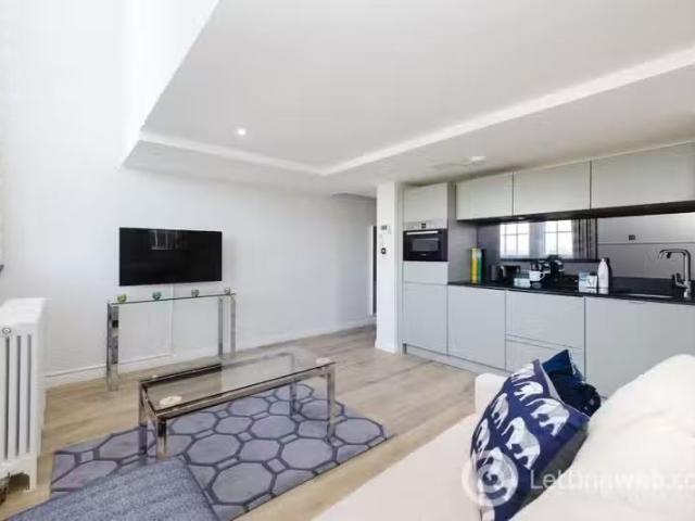 Property to rent in Flat 73, Mc Donald Road, Broughton, Edinbu.