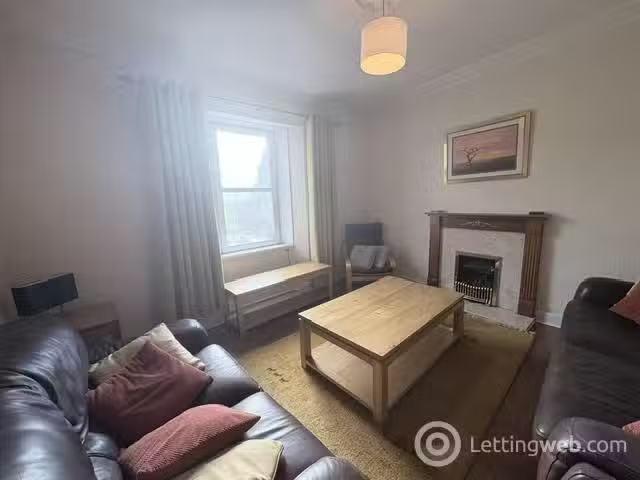 Property to rent in Flat C, 27 Cowane Street, Stirling, FK8 1JW