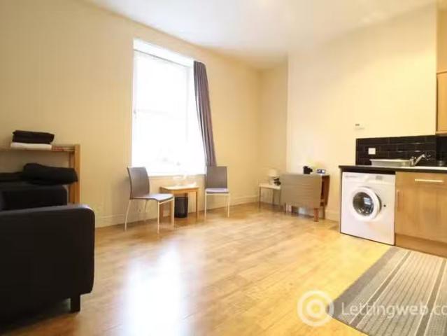 Property to rent in Fraser Street, Ground Left