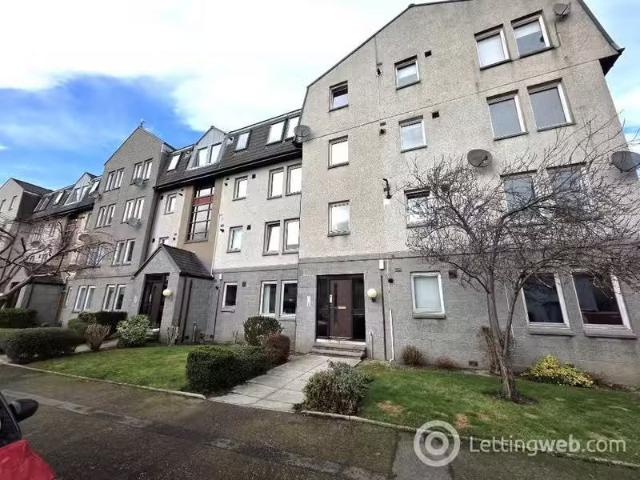 Property to rent in Gairn Mews, Gairn Terrace, City Centre, Ab.