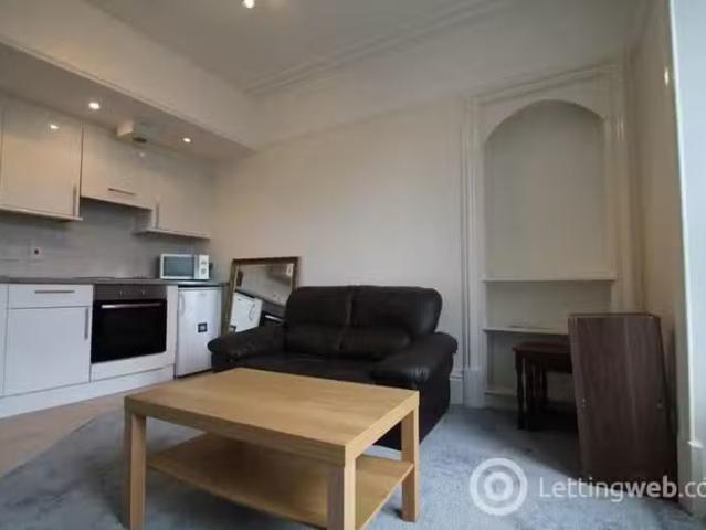 Property to rent in Gardner Street