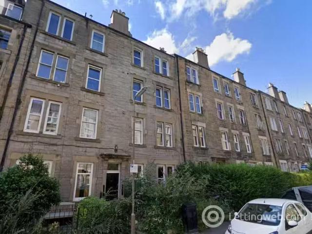 Property to rent in Glen street