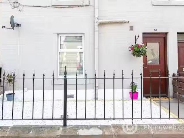 Property to rent in Glover Street Perth