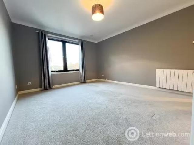 Property to rent in Gracefield Court, Musselburgh, East Lothia.