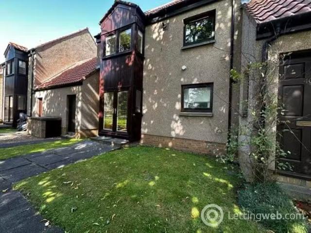 Property to rent in Greenside Court, Fife