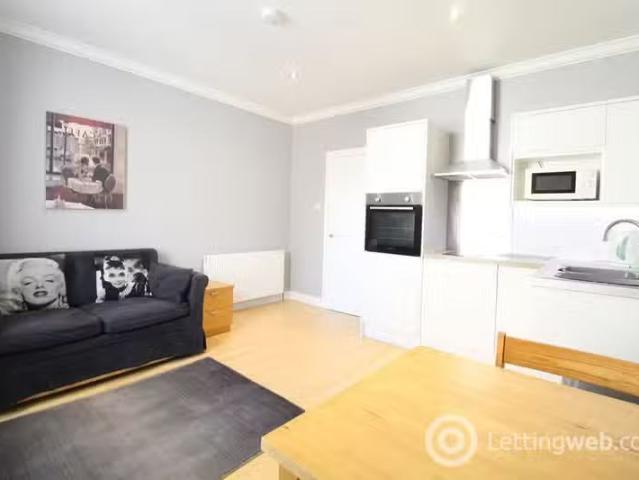 Property to rent in Hunter Place, First Left, AB24