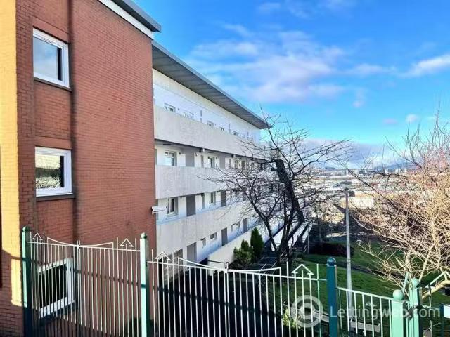 Property to rent in HARTLAW CRESCENT, Hillington, Glasgow, G52.