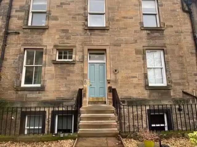 Property to rent in Henderson Row