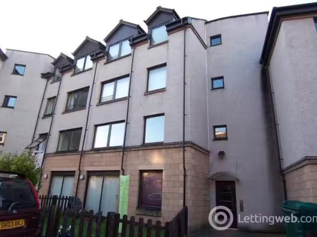 Property to rent in Hermits Croft,, Edinburgh, EH8 9RF