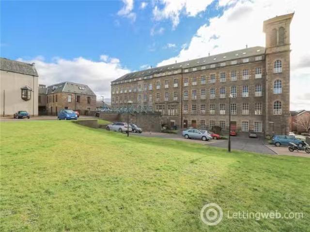 Property to rent in Highmill Court, West End, Dundee, DD2 1UN