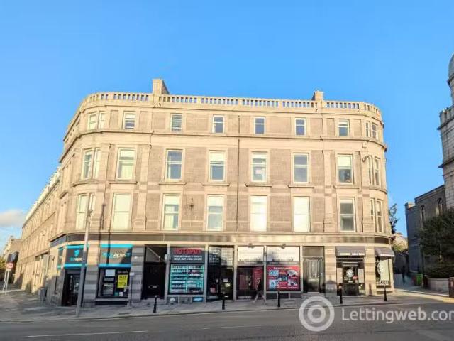 Property to rent in Holburn Street, Aberdeen, AB10
