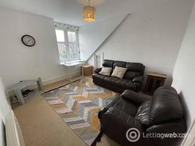 Property to rent in Holburn Street, Top Floor Right, Aberdeen.