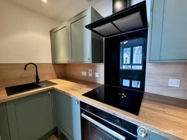 Property to rent in Howburn Place, Aberdeen, AB11 6XX