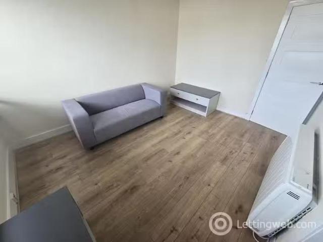 Property to rent in Jackson Terrace, top floor, AB24
