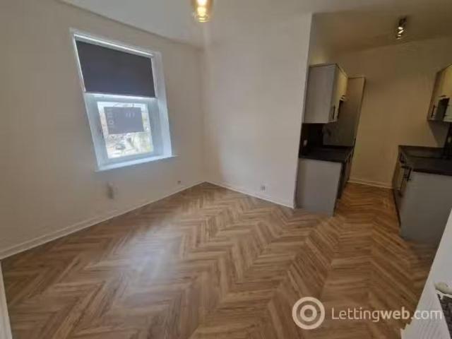 Property to rent in King's Crescent, City Centre, Aberdeen, AB.