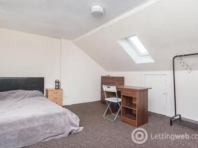 Property to rent in Leith Walk, Edinburgh, EH6 8SA