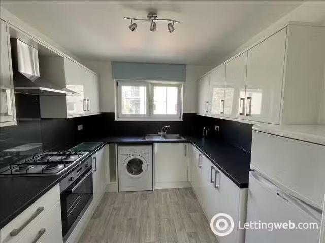 Property to rent in Lemon Place, Aberdeen