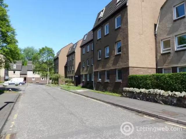 Property to rent in Liddesdale Place, Canonmills, Edinburgh