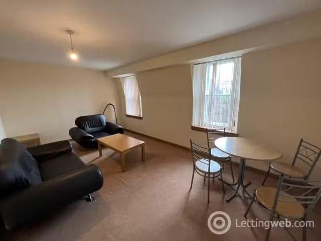 Property to rent in Palace Buildings, 15 Coutties Wynd, Dundee.