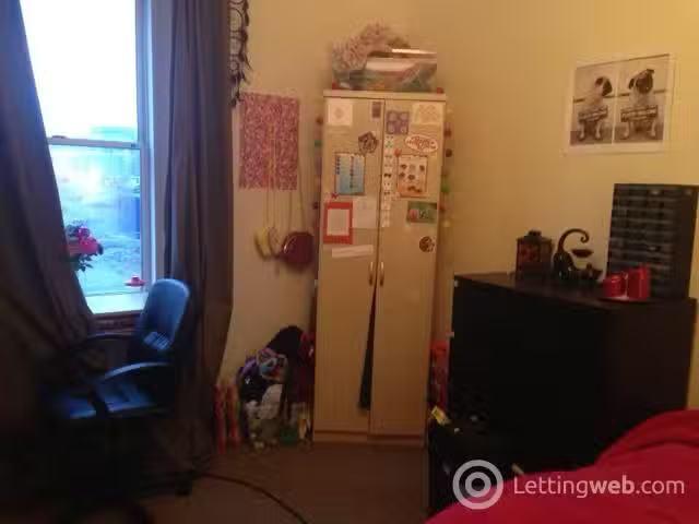 Property to rent in Park Lane
