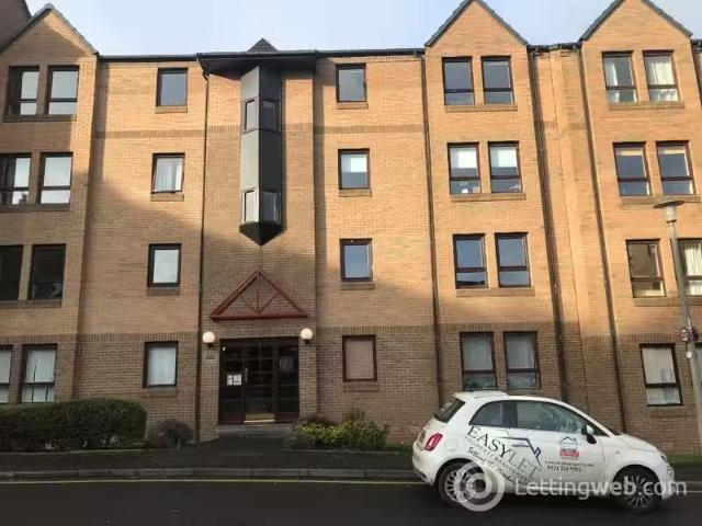 Property to rent in Parkside Terrace, South Side, Edinburgh, E.